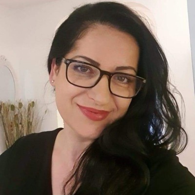 Vse strokovnjakinje - ONA VE